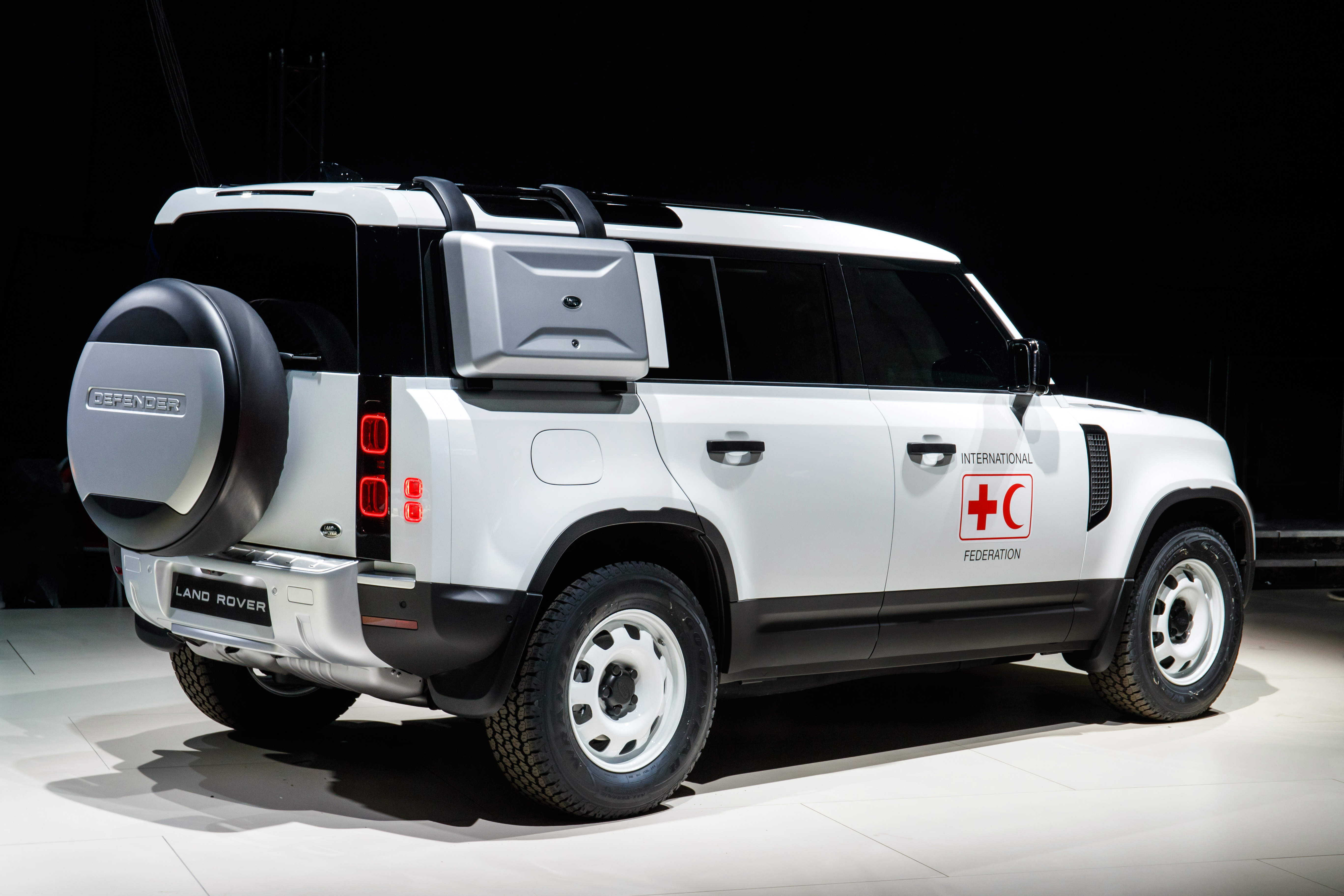 AN ICON REIMAGINED FOR THE 21ST CENTURY: NEW DEFENDER MAKES GLOBAL ...