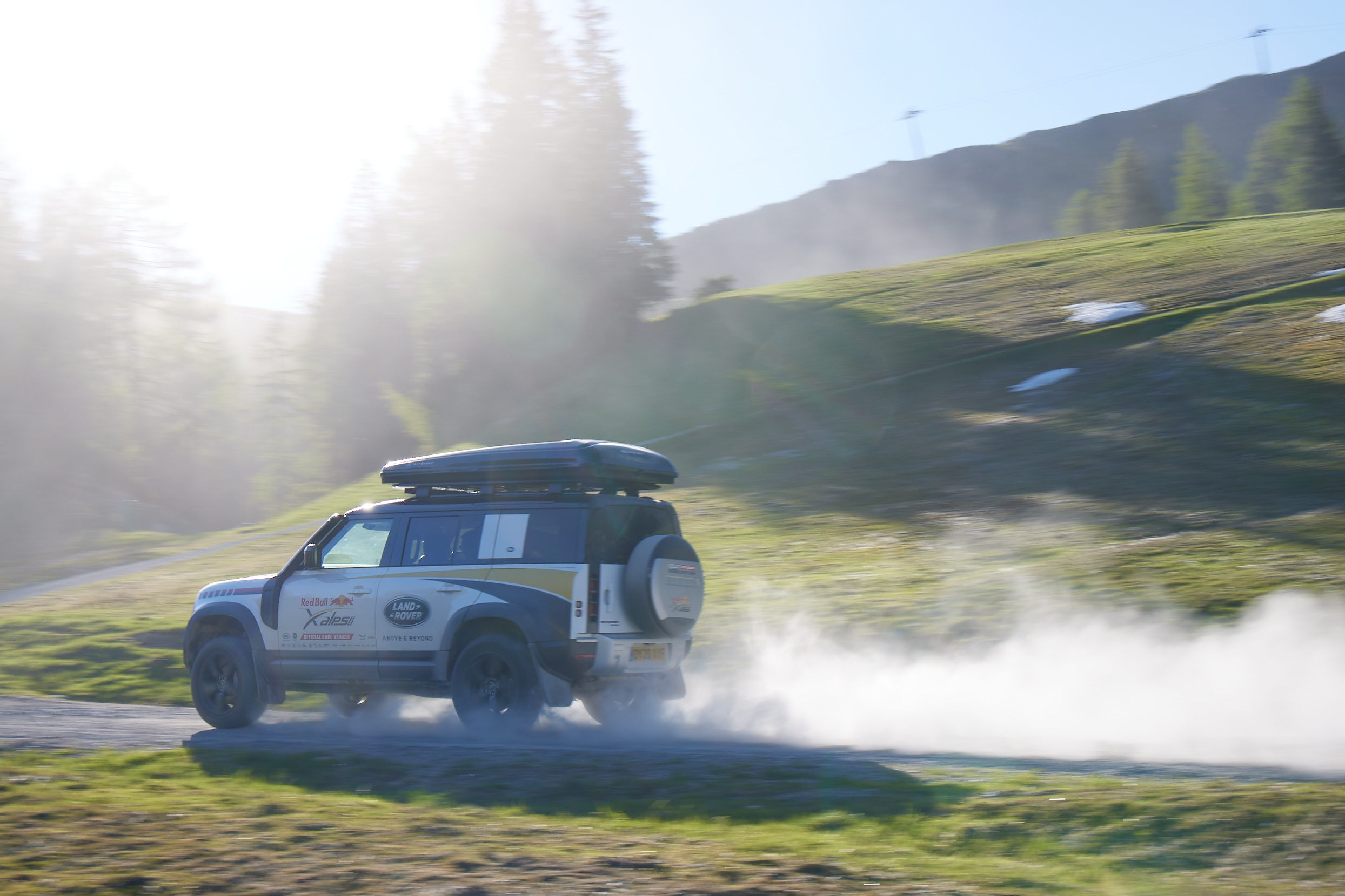 LAND ROVER DEFENDER SUPPORTS THE WORLD’S TOUGHEST ADVENTURE RACE | JLR ...
