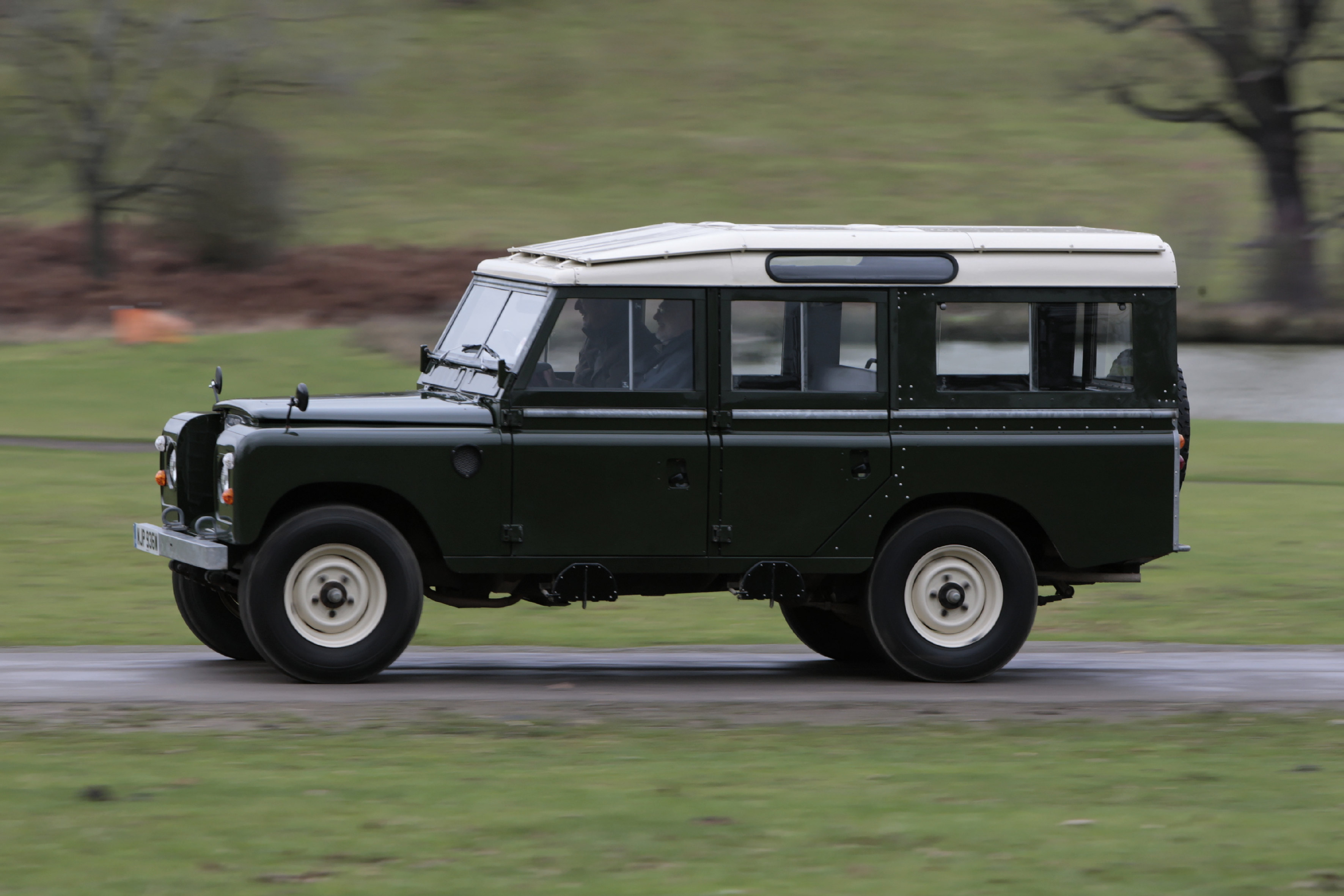 Land Rover Celebrates 50 Years at Eastnor Castle | Land Rover Media ...