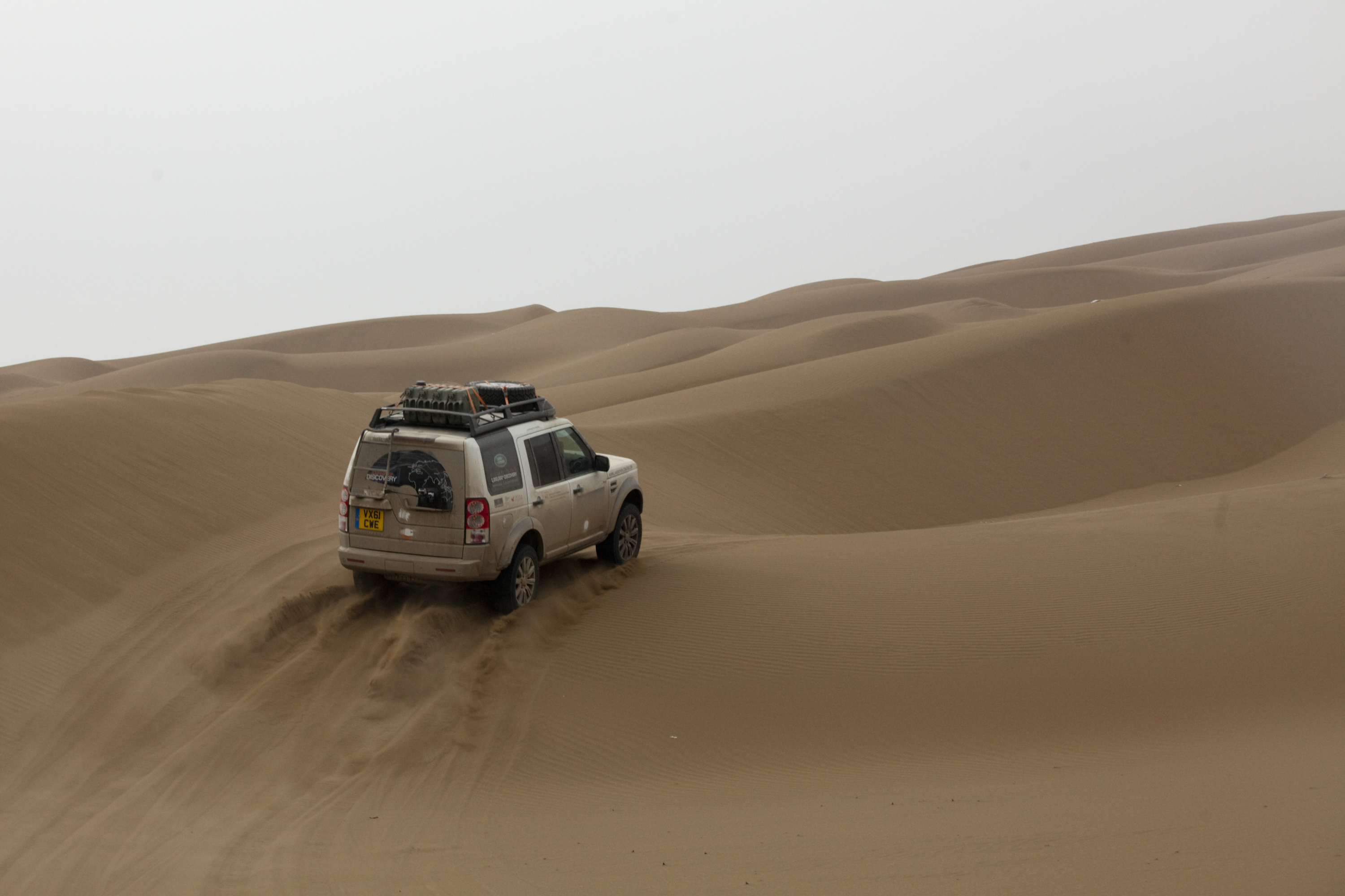 Journey of Discovery: Off-road in the Taklimakan Desert | Land Rover ...