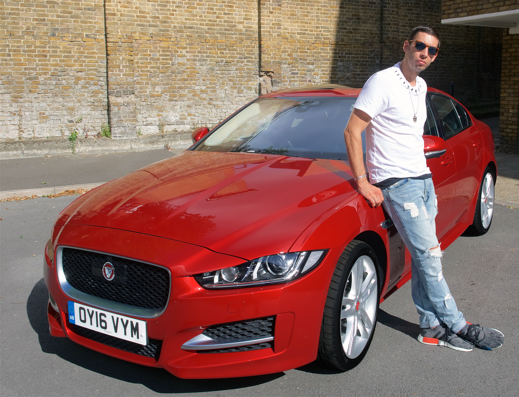 SPOTIFY FOR JAGUAR LAND ROVER IS PUT TO THE TEST BY KAISER CHIEFS ...
