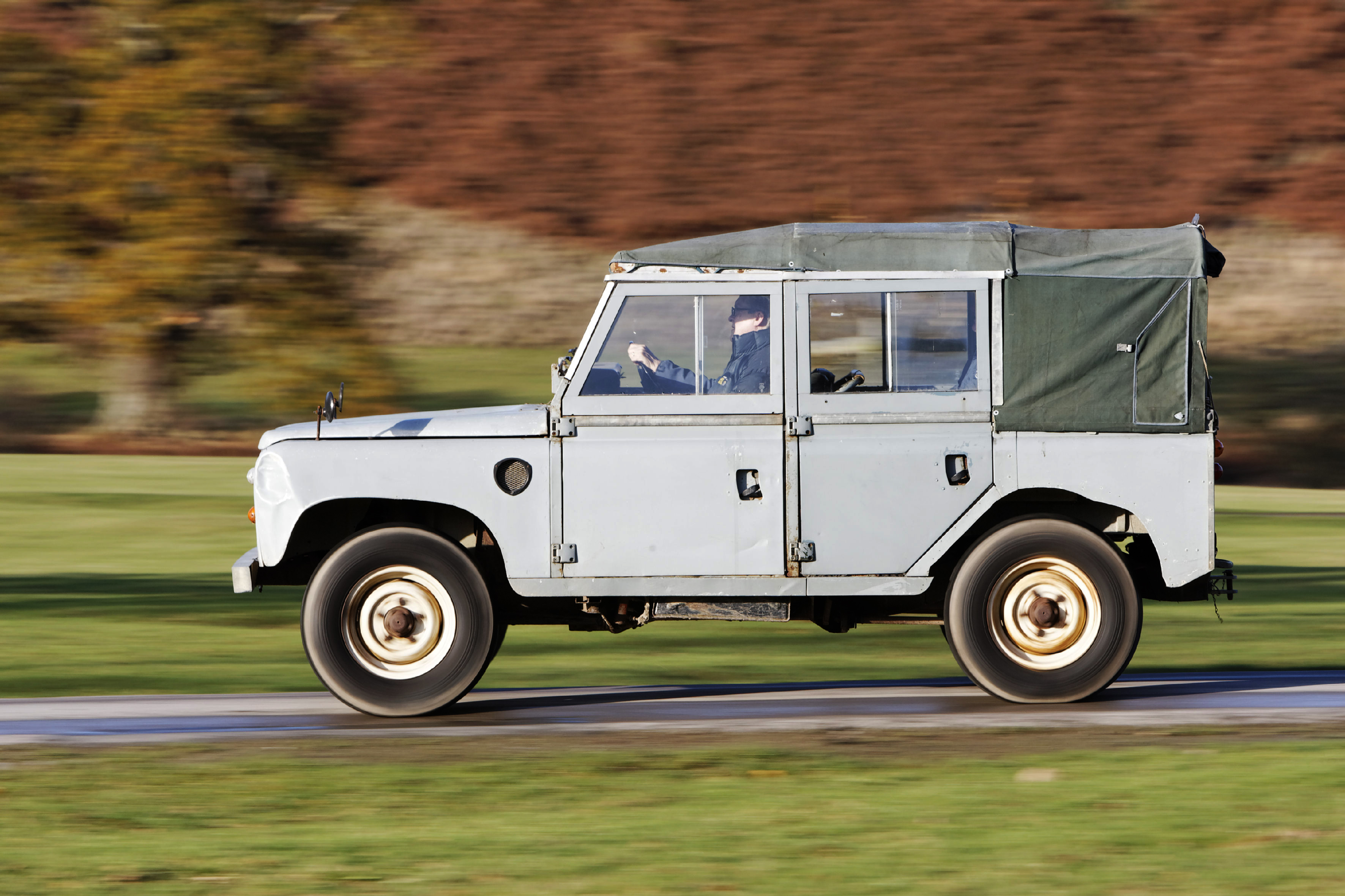 Land Rover Celebrates 50 Years at Eastnor Castle | Land Rover Media ...
