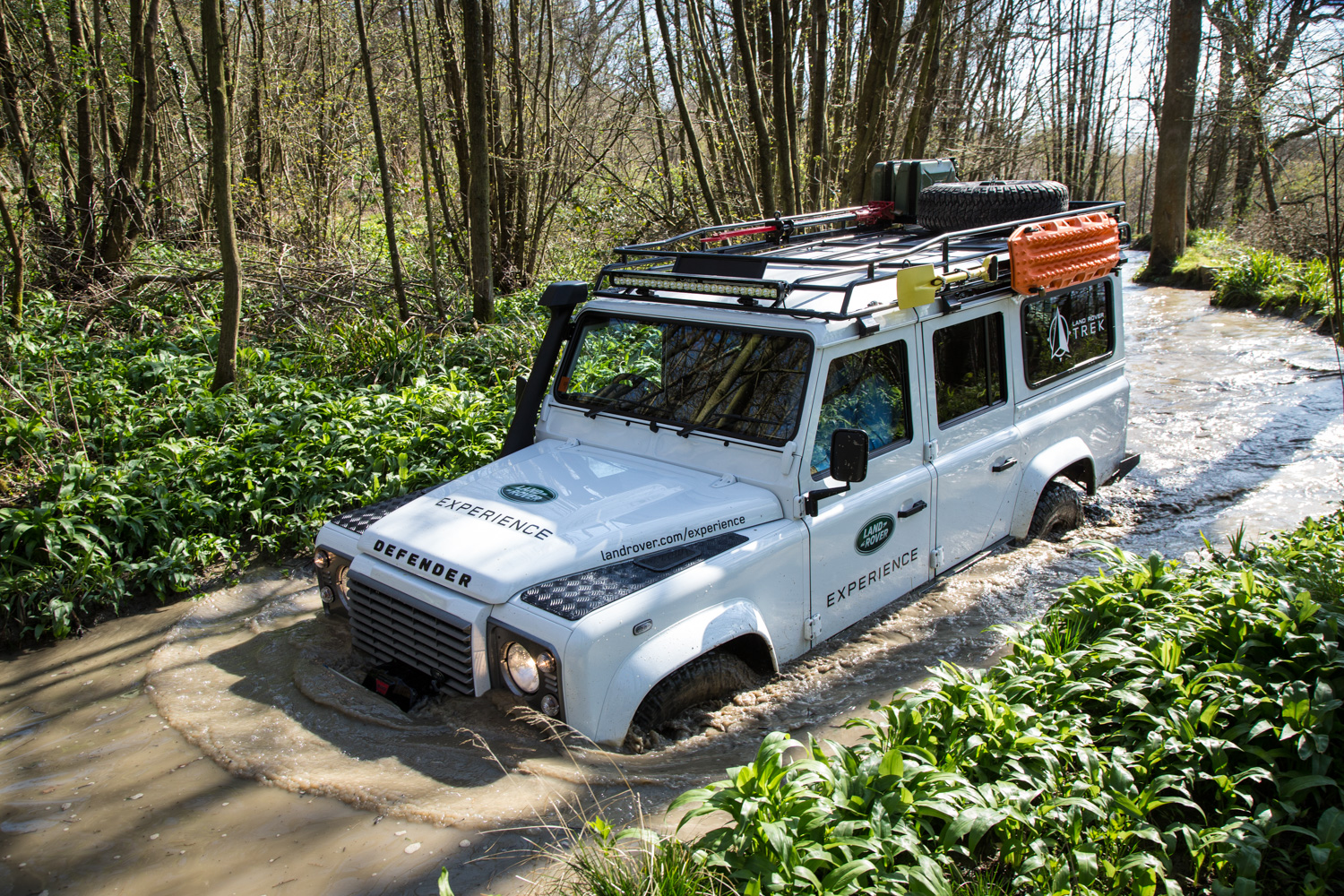 SIX MONTHS, TWO COUNTRIES, ONE MOUNTAIN RANGE: Land Rover Defender at ...