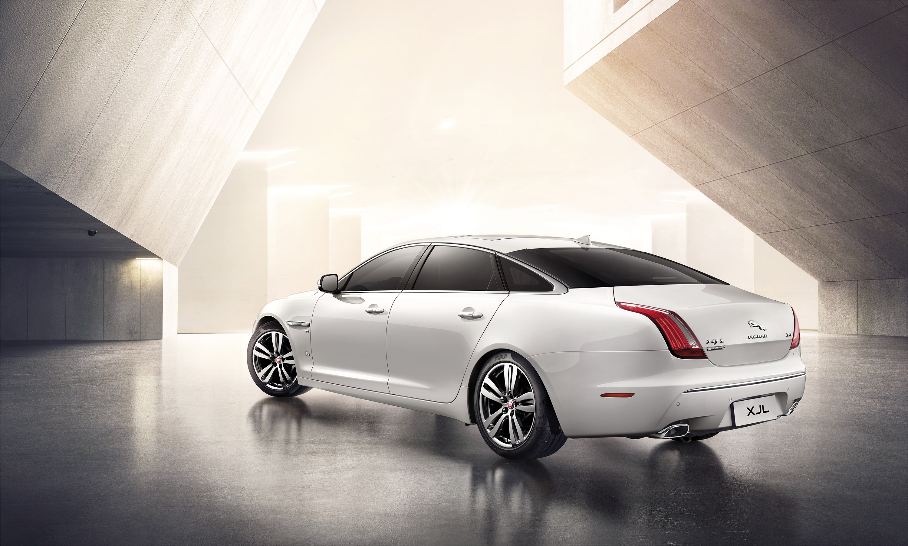 至尊经典 难得一驭捷豹XJL 80周年典藏版傲然耀世 | Jaguar Media Newsroom