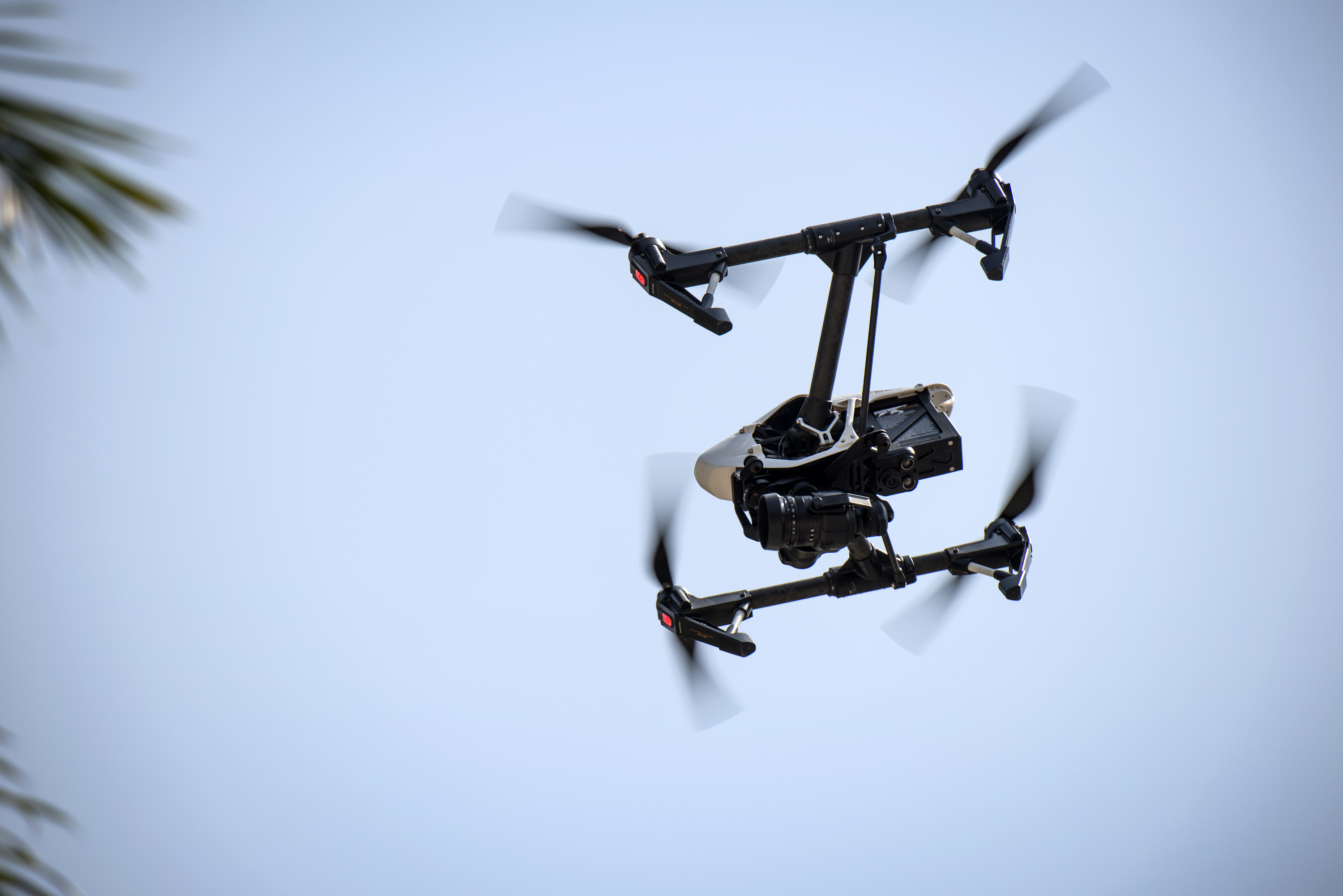 Jaguar XJ Takes on top Drone in Unique ‘Cat and Mouse’ Challenge ...