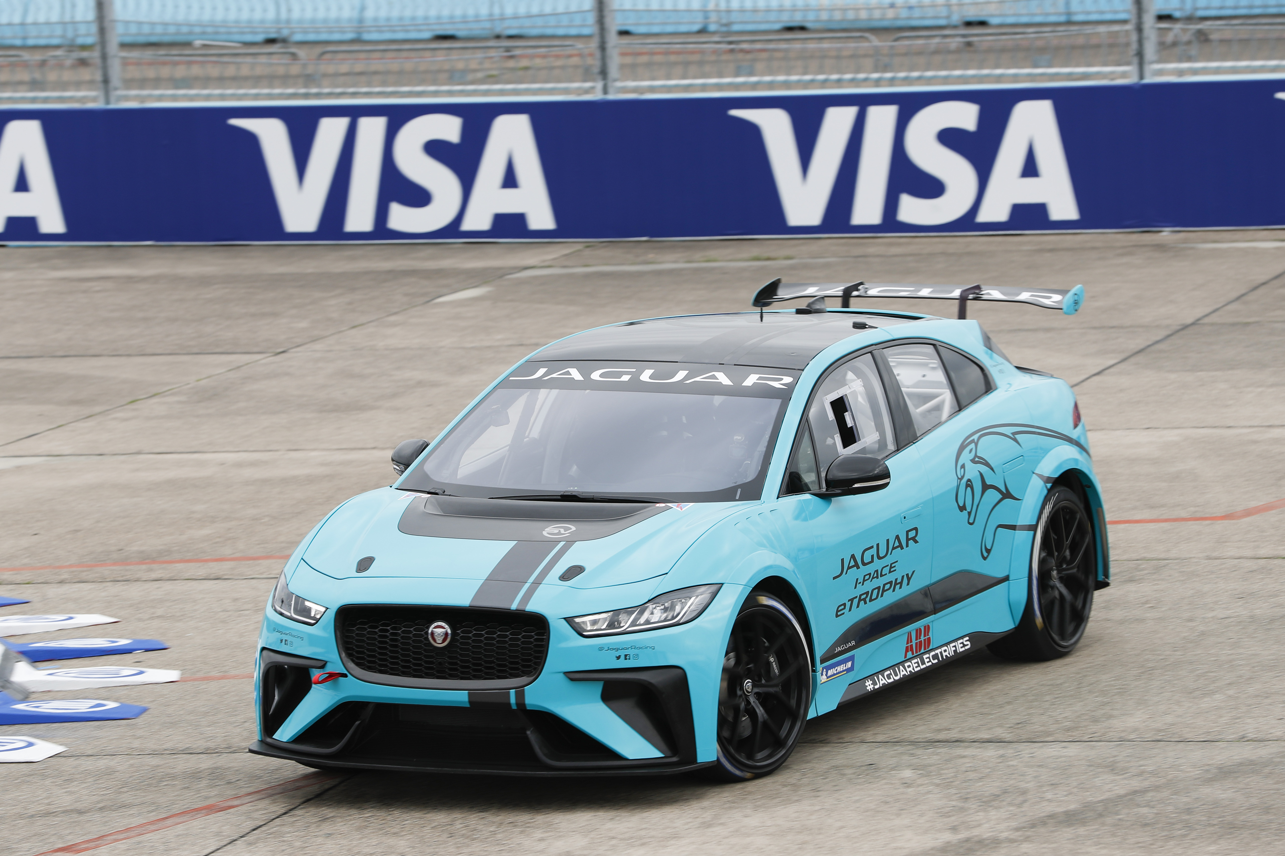 JAGUAR RACING COMPLETE GLOBAL DEBUT OF JAGUAR I-PACE eTROPHY RACECAR | Jaguar Formula E Homepage