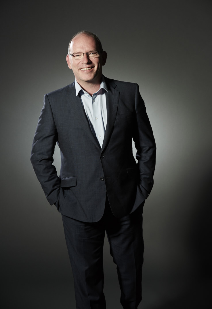 LAND ROVER REVEALS NEW DISCOVERY - PEOPLE | JLR Media Newsroom