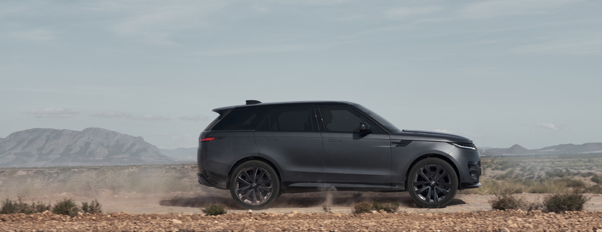 DARK, DRAMATIC AND ASTONISHINGLY DYNAMIC. INTRODUCING… THE RANGE ROVER ...