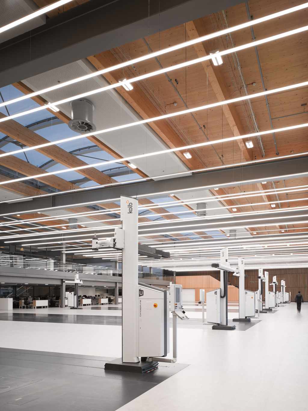 NEW JAGUAR DESIGN STUDIO: JAGUAR OPENS THE DOORS TO ITS HEART AND ...