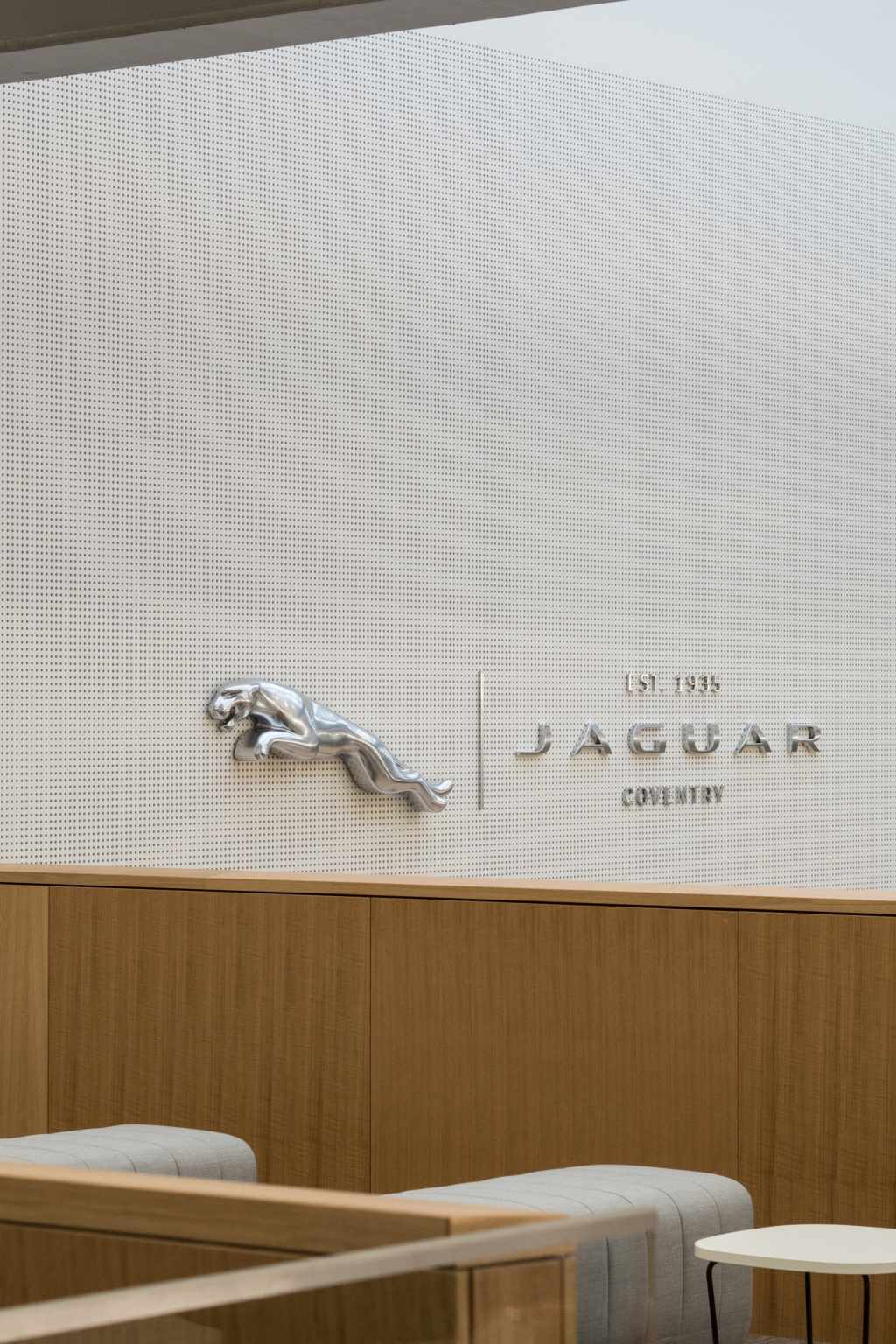 FUTURE MAKERS: BEHIND THE SCENES AT THE JAGUAR DESIGN STUDIO | JLR ...