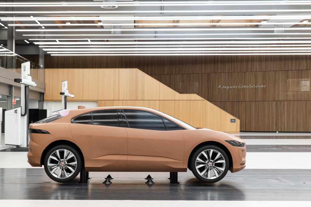 NEW JAGUAR DESIGN STUDIO: JAGUAR OPENS THE DOORS TO ITS HEART AND ...