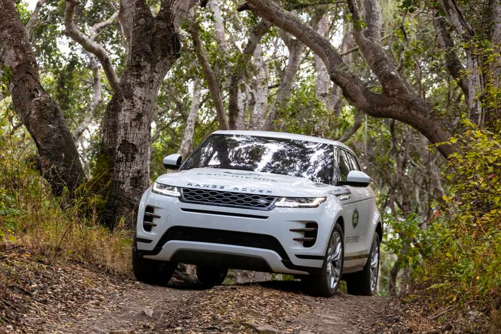LAND ROVER LAUNCHES NEW TEEN OFF-ROAD DRIVING EXPERIENCE | Land Rover ...