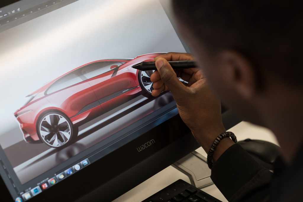 Neuer Jaguar Design Direktor Julian Thomson eröffnet hochmodernes ...