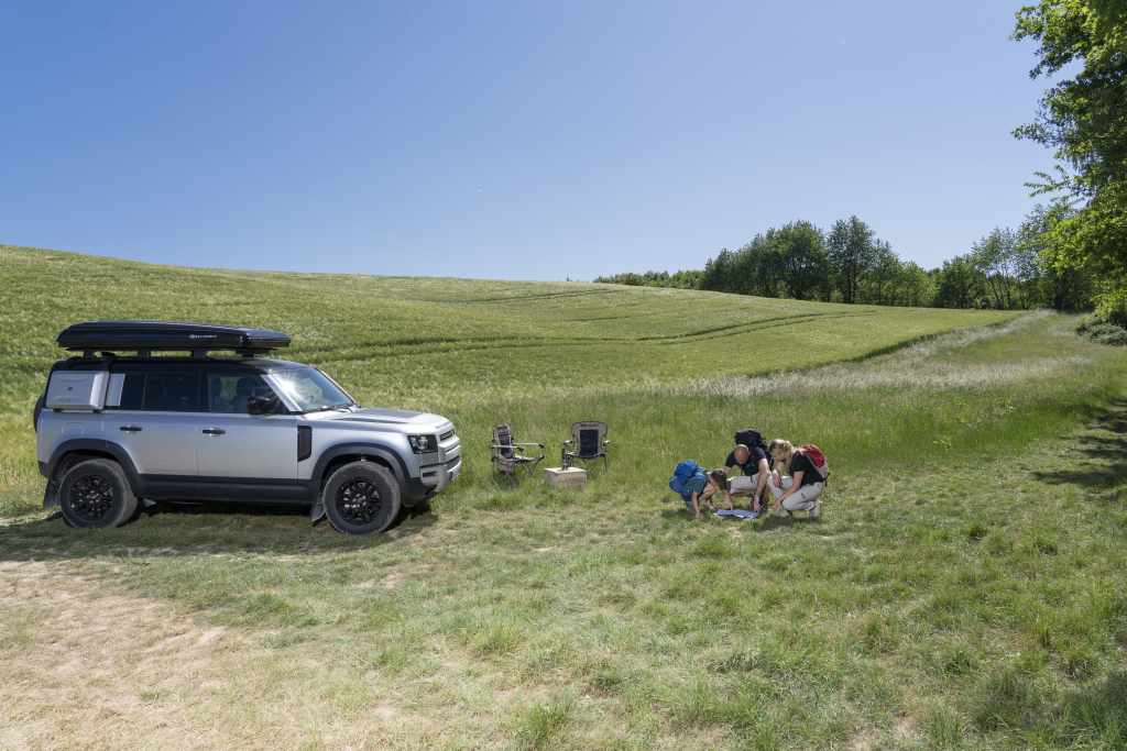 LAND ROVER AND AUTOHOME CREATE RUGGED ROOF TENT FOR NEW DEFENDER | Land ...
