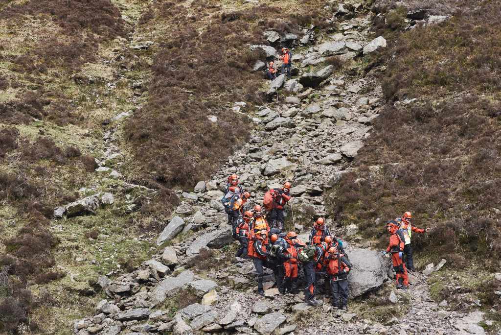 ENGINEERED TO SERVE: LAND ROVER DISCOVERY SUPPORTS LANDMARK RESCUE AS ...