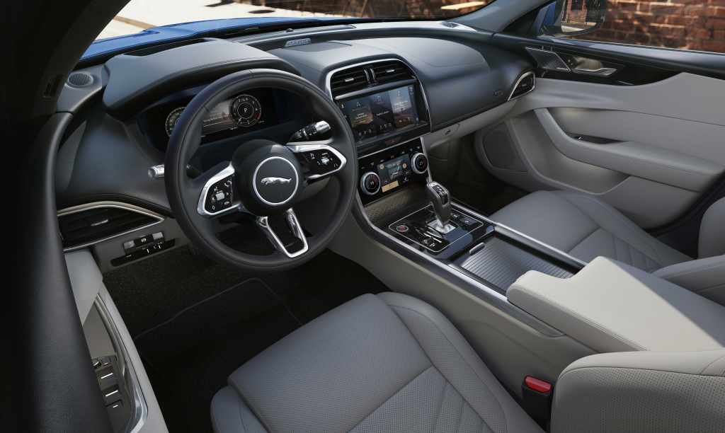 JAGUAR XE: UPDATED WITH NEW CONNECTED TECHNOLOGIES AND MILD-HYBRID ...