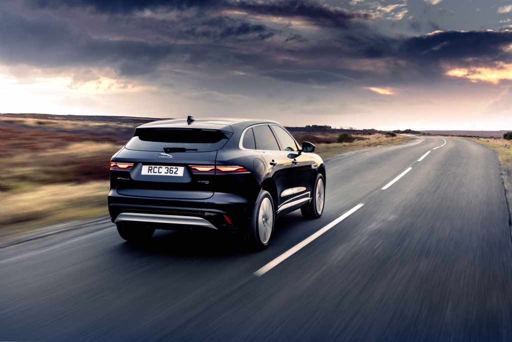 NEW F-PACE P400e PHEV SE – PORTOFINO BLUE | Jaguar Homepage UK