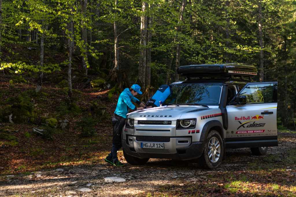 LAND ROVER DEFENDER SUPPORTS THE WORLD’S TOUGHEST ADVENTURE RACE | JLR ...