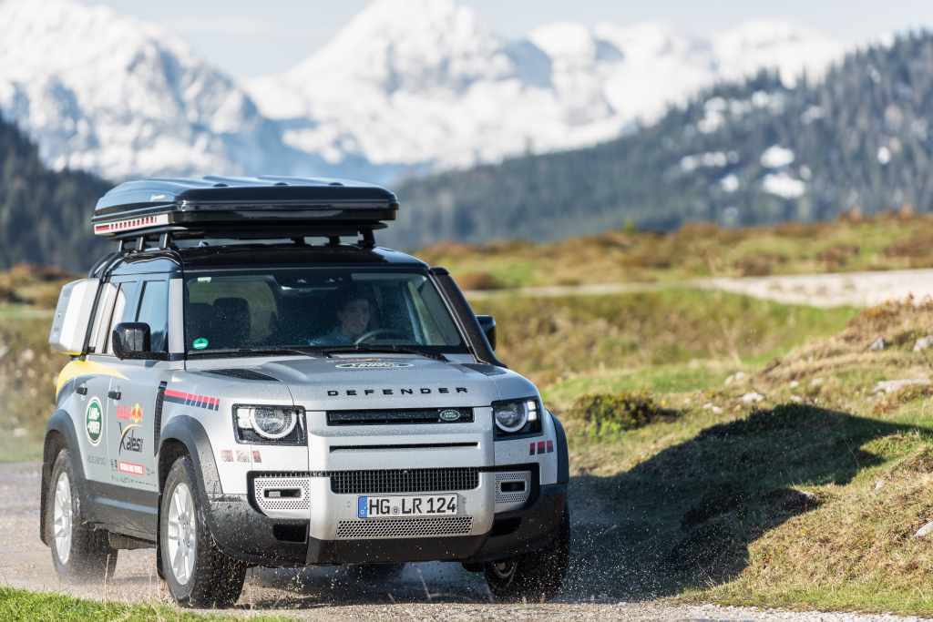 LAND ROVER DEFENDER SUPPORTS THE WORLD’S TOUGHEST ADVENTURE RACE ...
