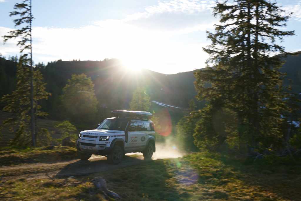 LAND ROVER DEFENDER SUPPORTS THE WORLD’S TOUGHEST ADVENTURE RACE | JLR ...