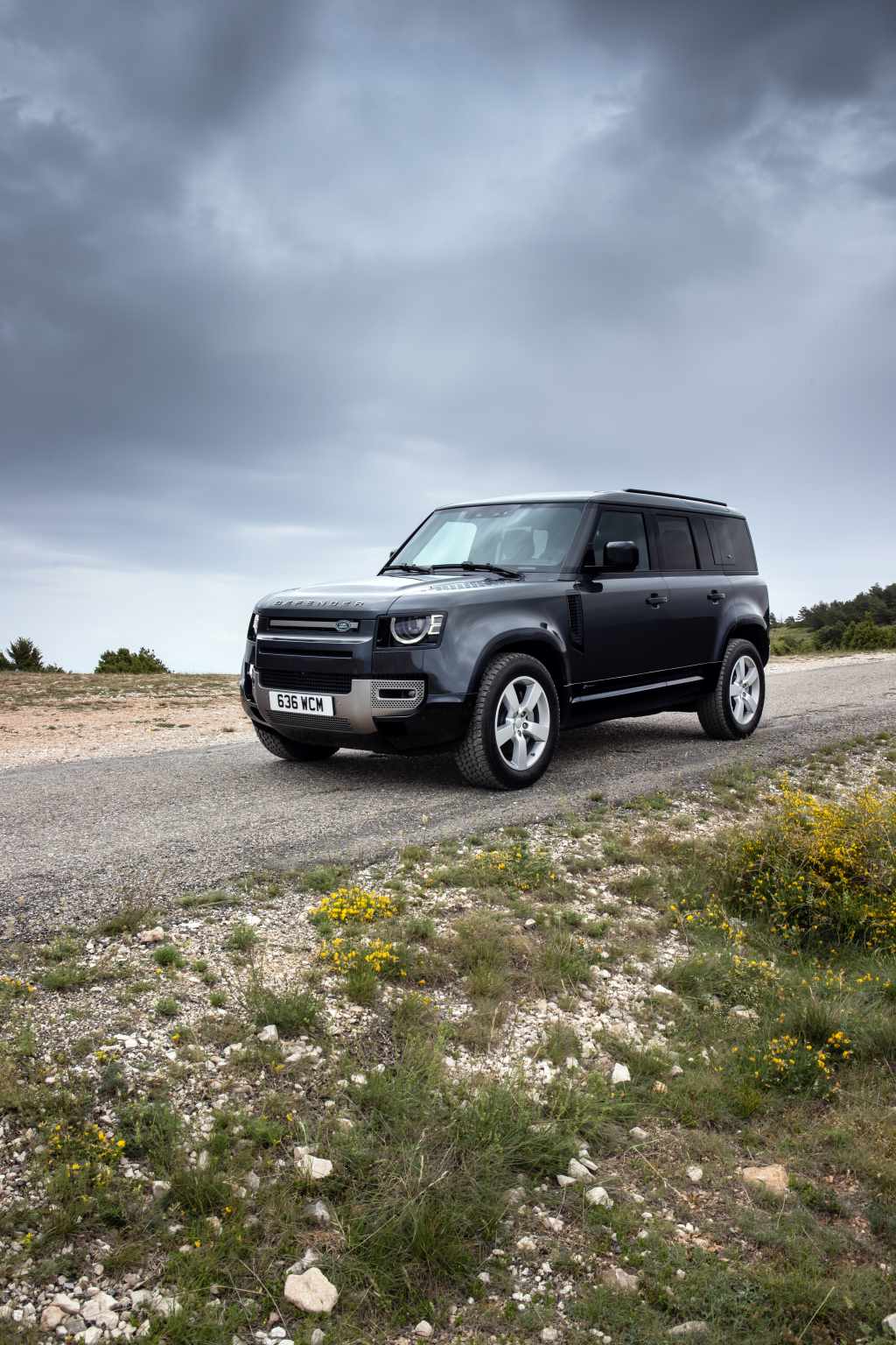 DEFENDER 110 X-DYNAMIC SE D300 - STATIC, DETAIL AND INTERIOR | Land ...