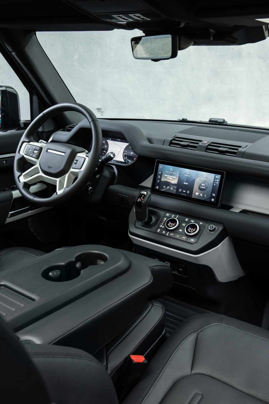 DEFENDER 110 X-DYNAMIC SE D300 - STATIC, DETAIL AND INTERIOR | Land ...