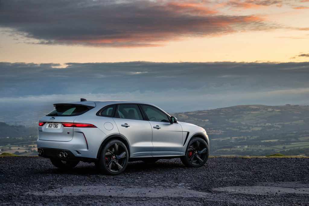 JAGUAR F-PACE GETS R-DYNAMIC BLACK MODEL AND ENHANCED TECHNOLOGY ...