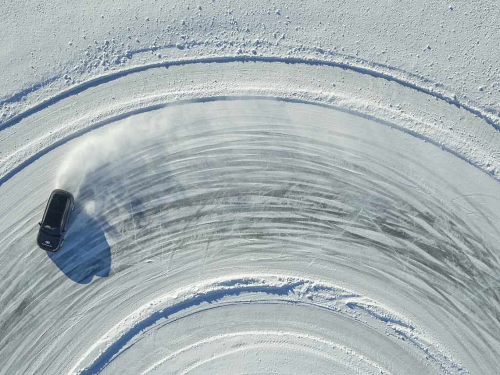 ULTIMATE ARCTIC ADVENTURES ON ICE WITH JAGUAR AND LAND ROVER | Land ...