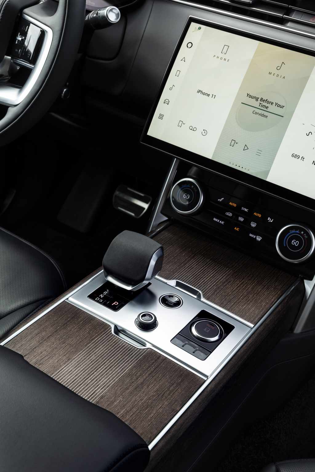 INTERIOR - NEW RANGE ROVER | Land Rover Media Newsroom