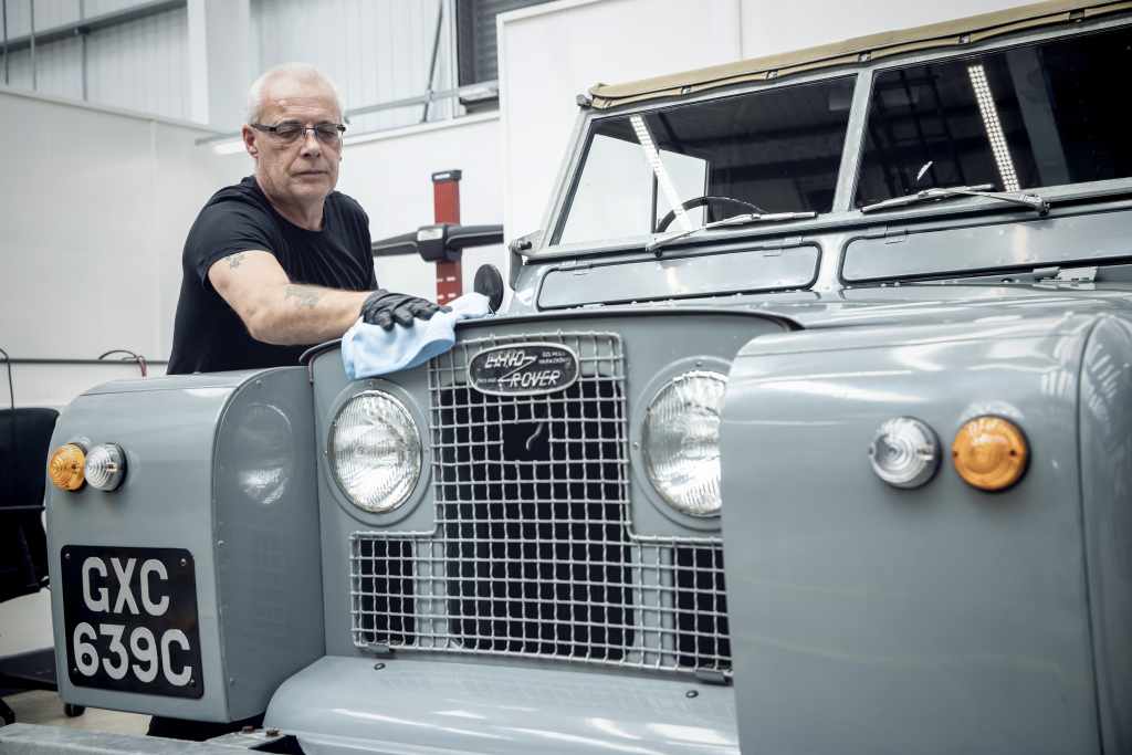 JAGUAR LAND ROVER CELEBRATES THE QUEEN’S PLATINUM JUBILEE | Land Rover ...