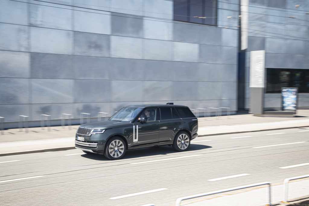 Der neue Range Rover - Belgravia Green/Autobiography D350 | Land Rover ...