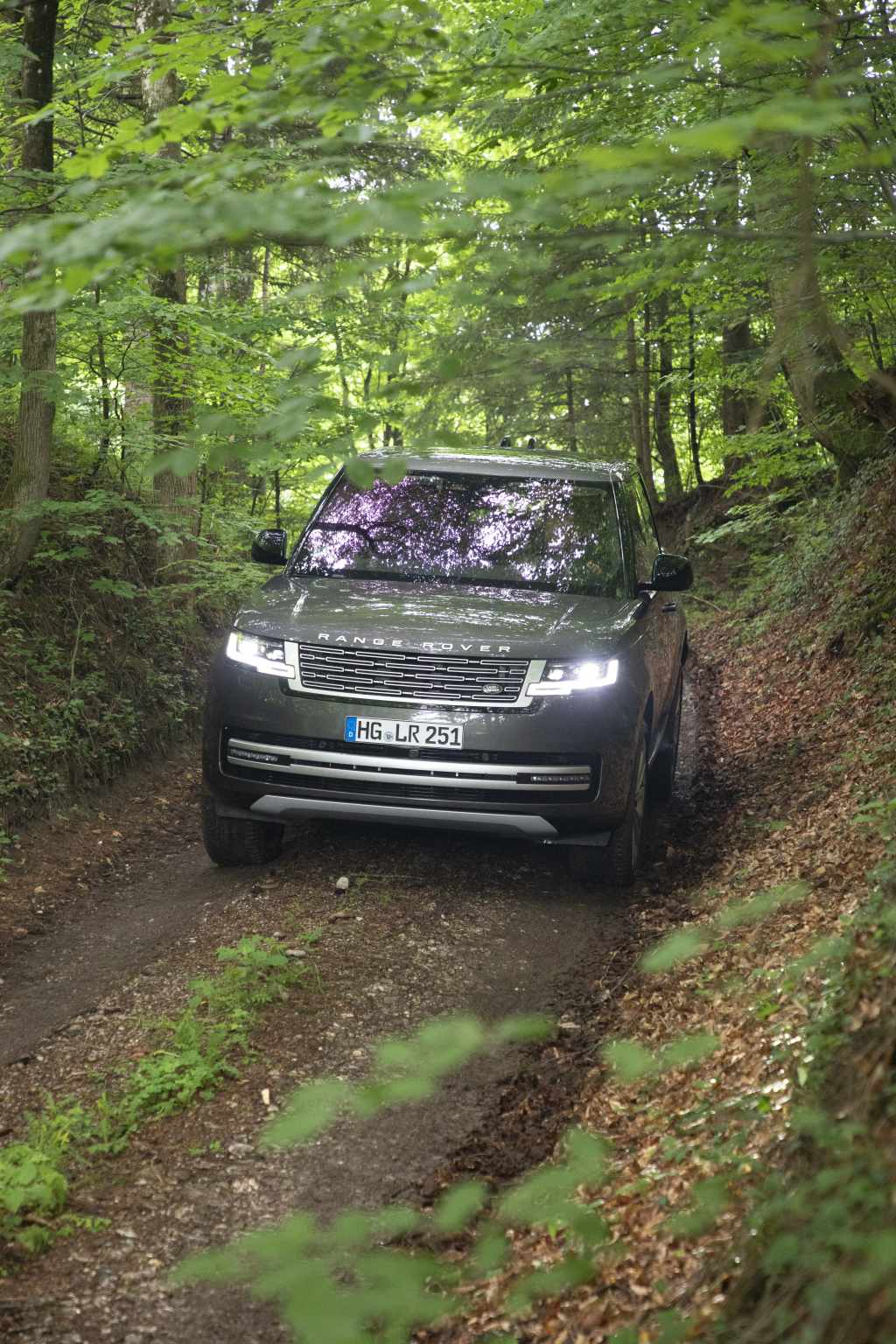 Der neue Range Rover - Charente Grey/First Edition P530 | Land Rover ...