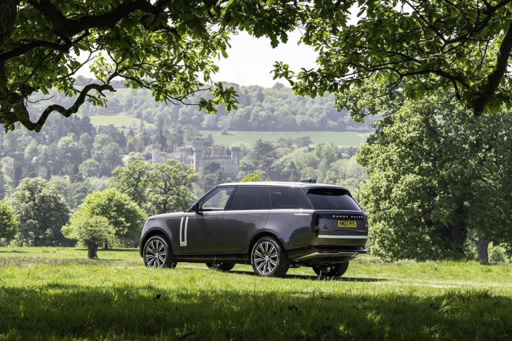 New Range Rover - Charente Grey | Land Rover Media Newsroom