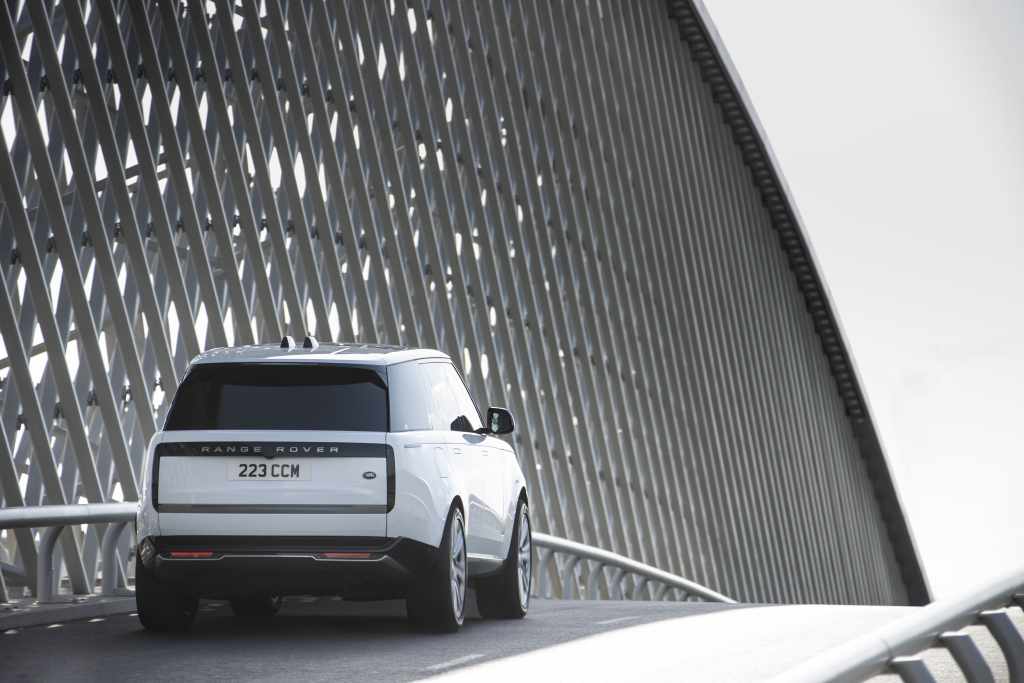 New Range Rover PHEV P440e | Land Rover Media Newsroom