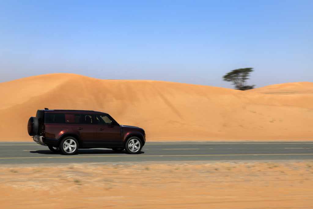 DEFENDER 130 SE P400 - SEDONA RED - DYNAMIC | Land Rover Media Newsroom