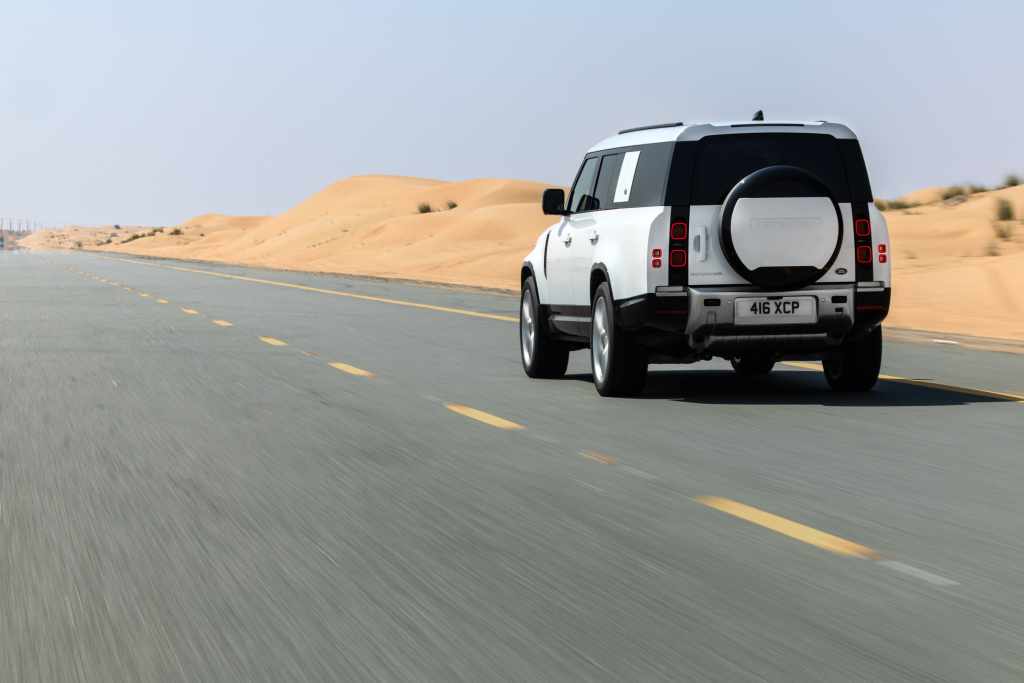 DEFENDER 130 SE P400 - FUJI WHITE - LOCATION | Land Rover Media Newsroom