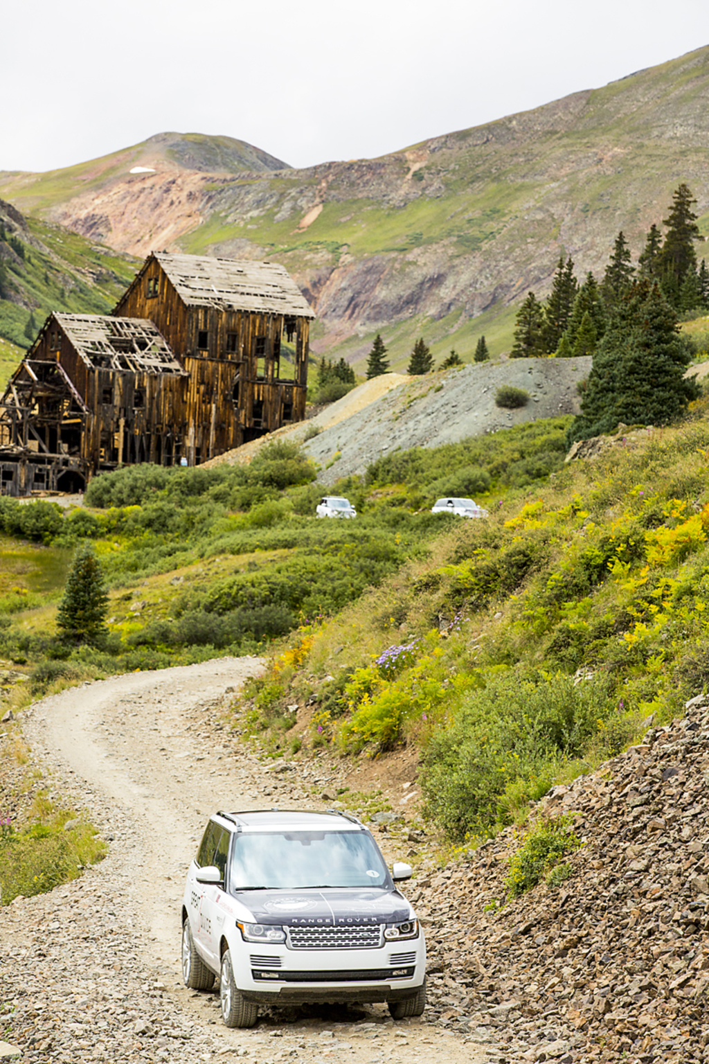 Land Rover celebrates 25th anniversary of the Great Divide Expedition ...