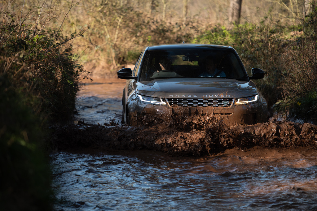 RANGE ROVER EVOQUE THE FIRST LUXURY COMPACT SUV TO COMPLY TO STRICTER ...