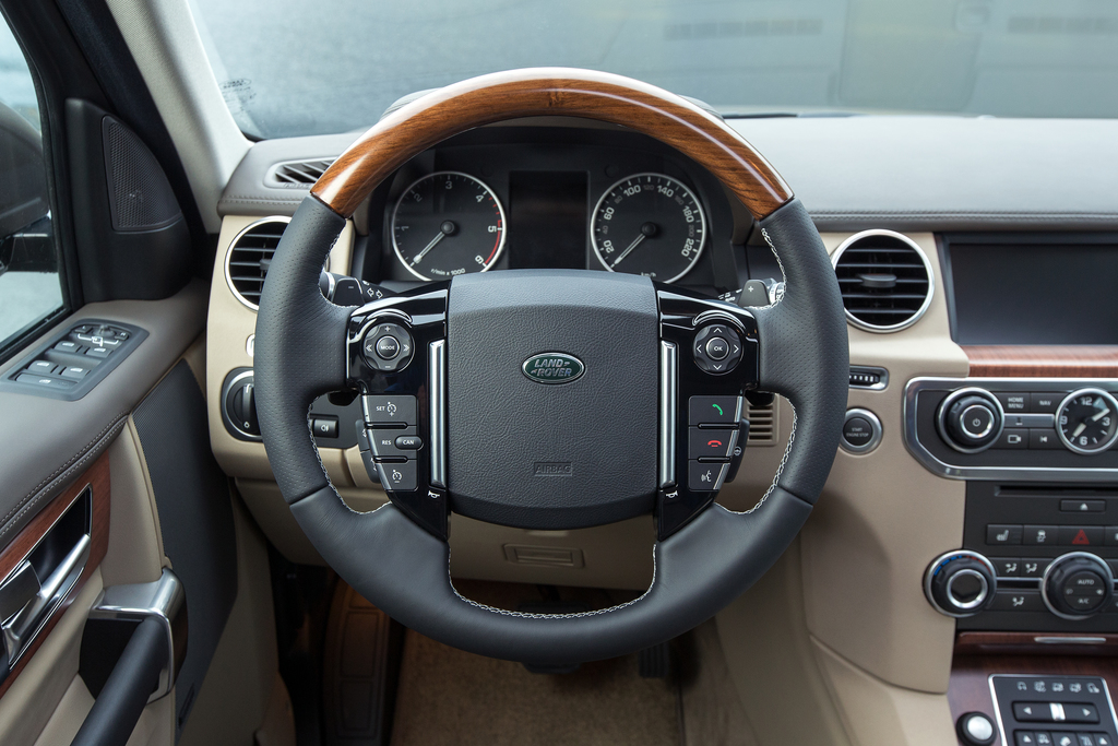 Striking Land Rover Features Bring Heightened Level Of Interior Luxury ...