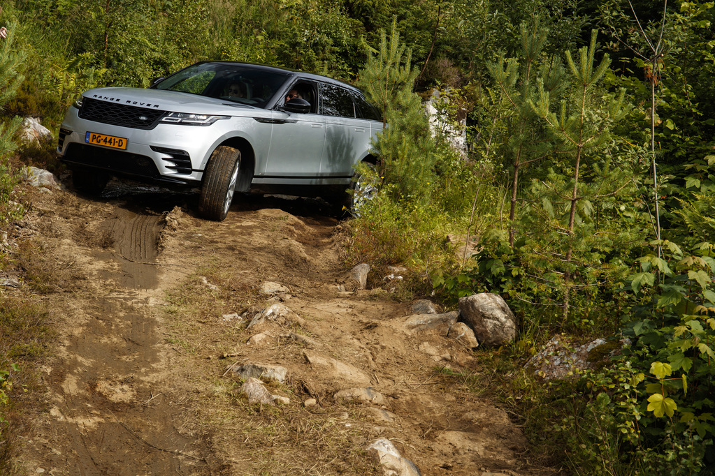 WINNERS ANNOUNCED FOR 2017 LAND ROVER BORN AWARDS | Land Rover Media ...