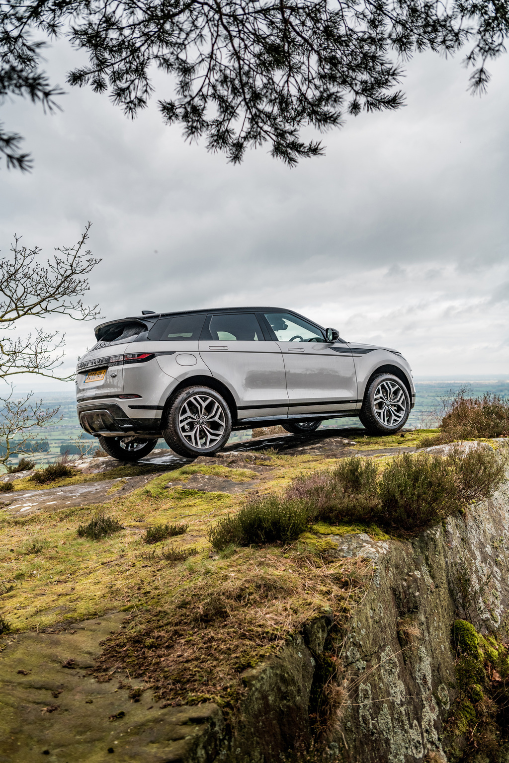 RANGE ROVER EVOQUE THE FIRST LUXURY COMPACT SUV TO COMPLY TO STRICTER ...
