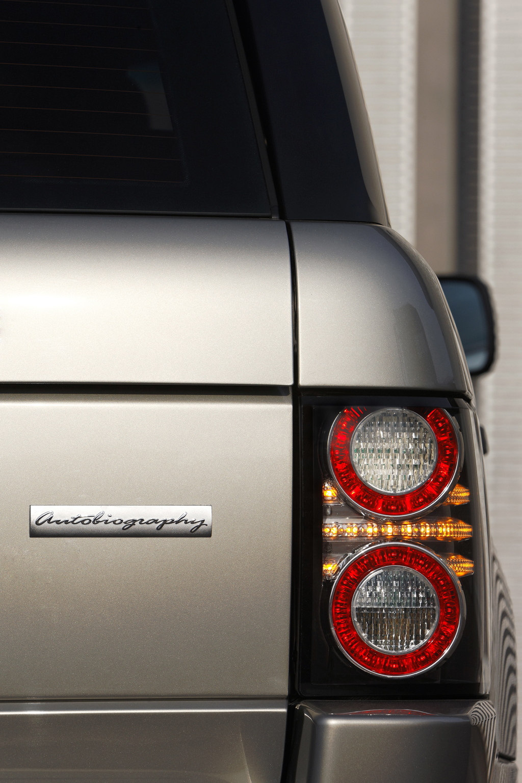 RANGE ROVER AUTOBIOGRAPHY: 21 YEARS OF REWRITING LUXURY | Land Rover ...