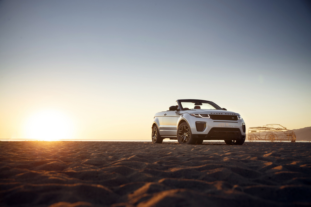 British Bond Actress Naomie Harris Introduces New Range Rover Evoque ...