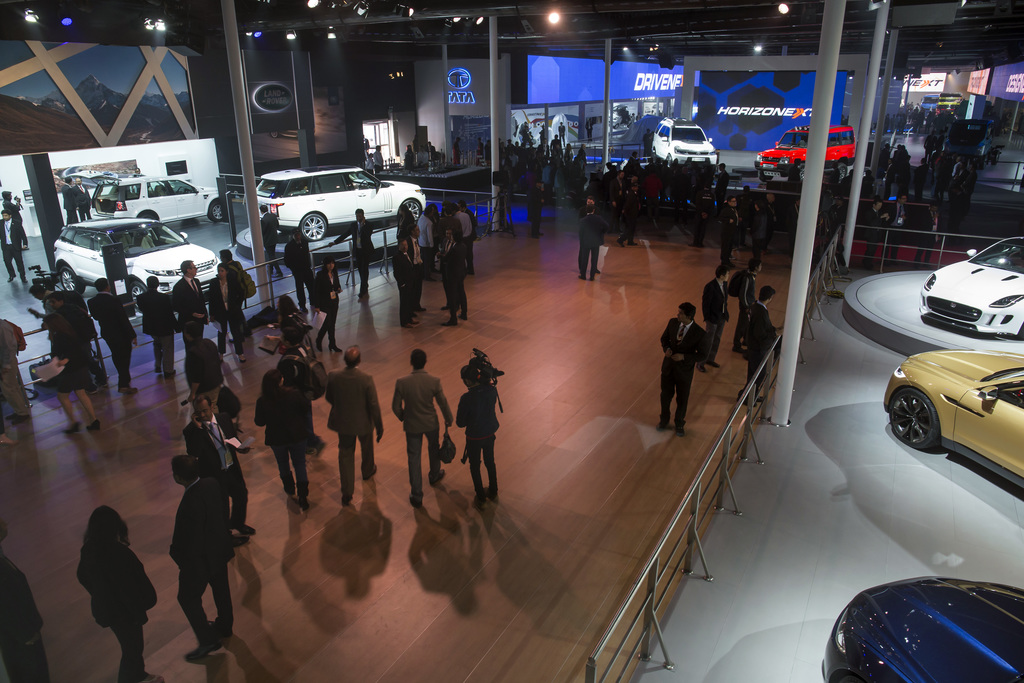 Jaguar Land Rover Reveals Star Studded Line-Up At Delhi Show | Land ...
