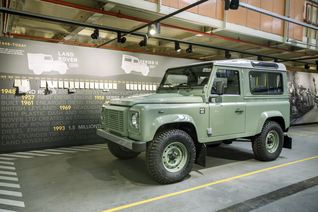Land Rover Celebrates Defender With Recreation Of 1948 Production Line ...