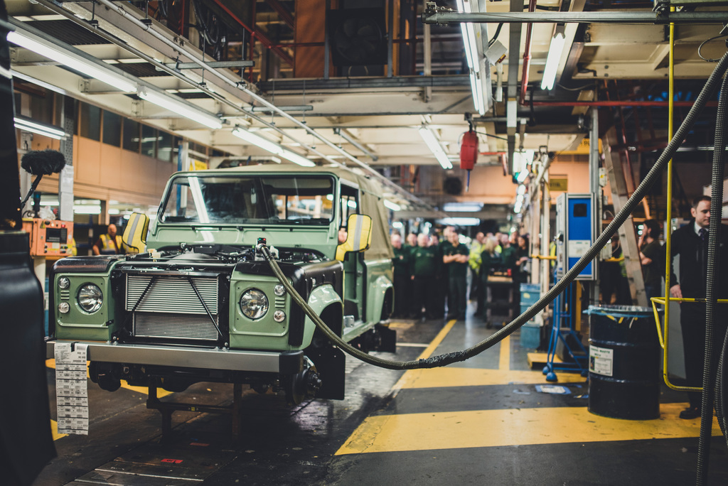 Celebrating The Legend - Last of the Current Land Rover Defenders is ...