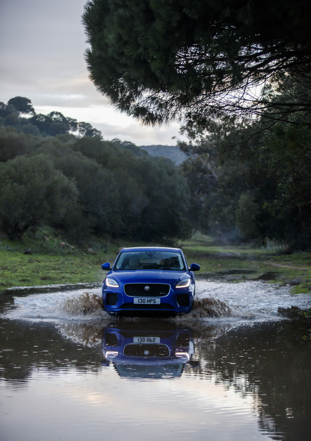 Der neue Jaguar E-PACE (Caesium Blue) | Jaguar Media Newsroom