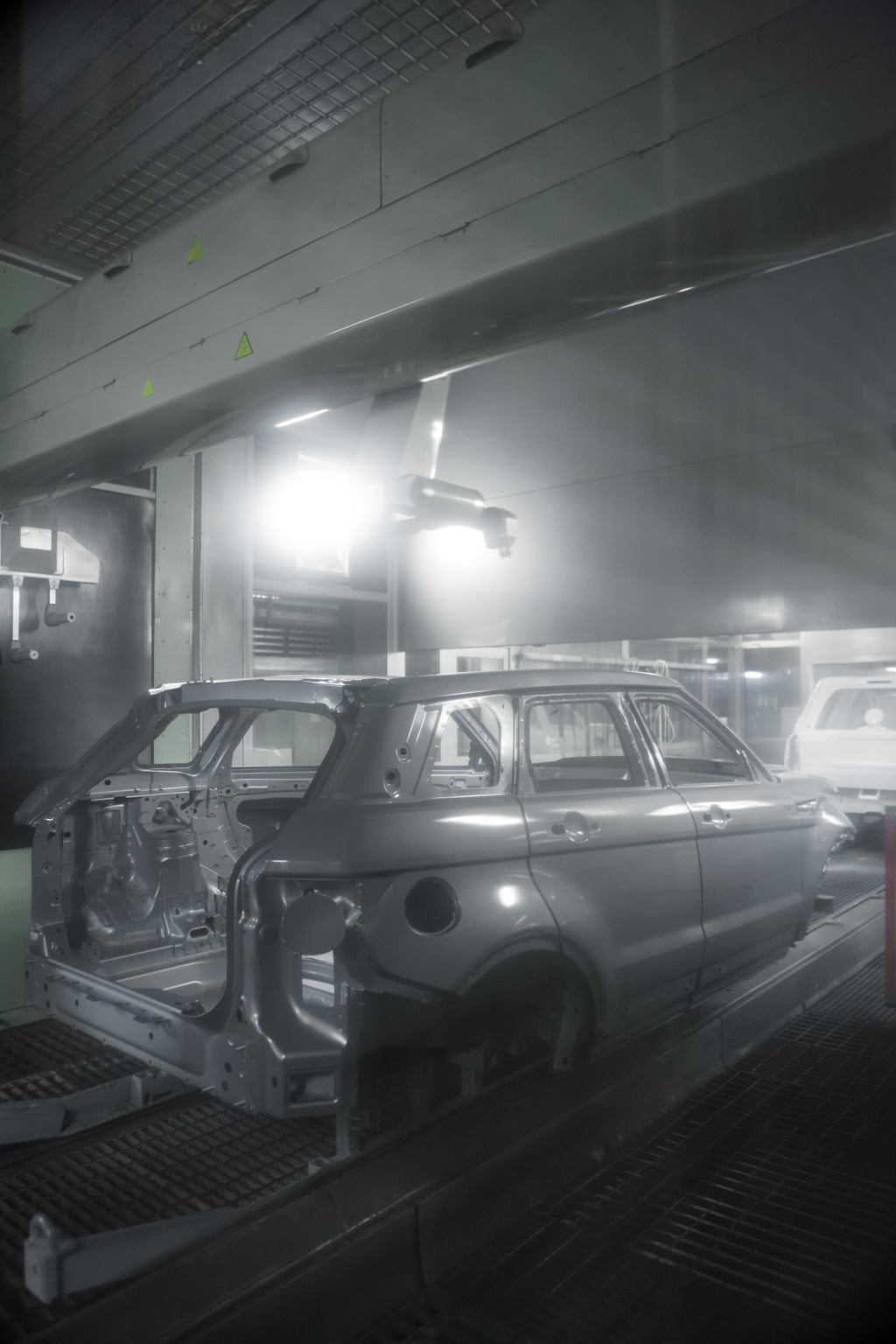 JLR Creates 1,000 New Jobs To Increase UK Vehicle Production | Land ...