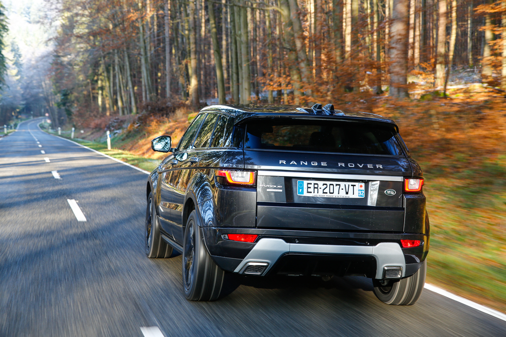 Range Rover Evoque MY18 2.0 Si4* in Carpathian Grey | Land Rover Media ...