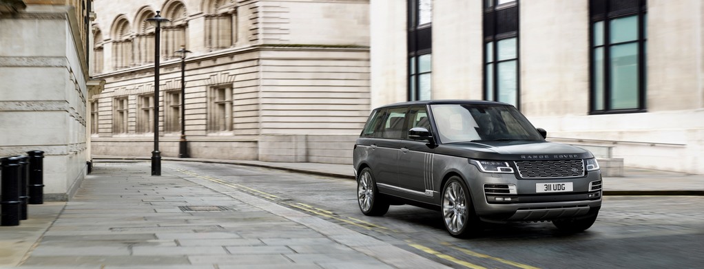 ALWAYS TRAVEL FIRST-CLASS WITH RANGE ROVER SVAutobiography | Land Rover ...